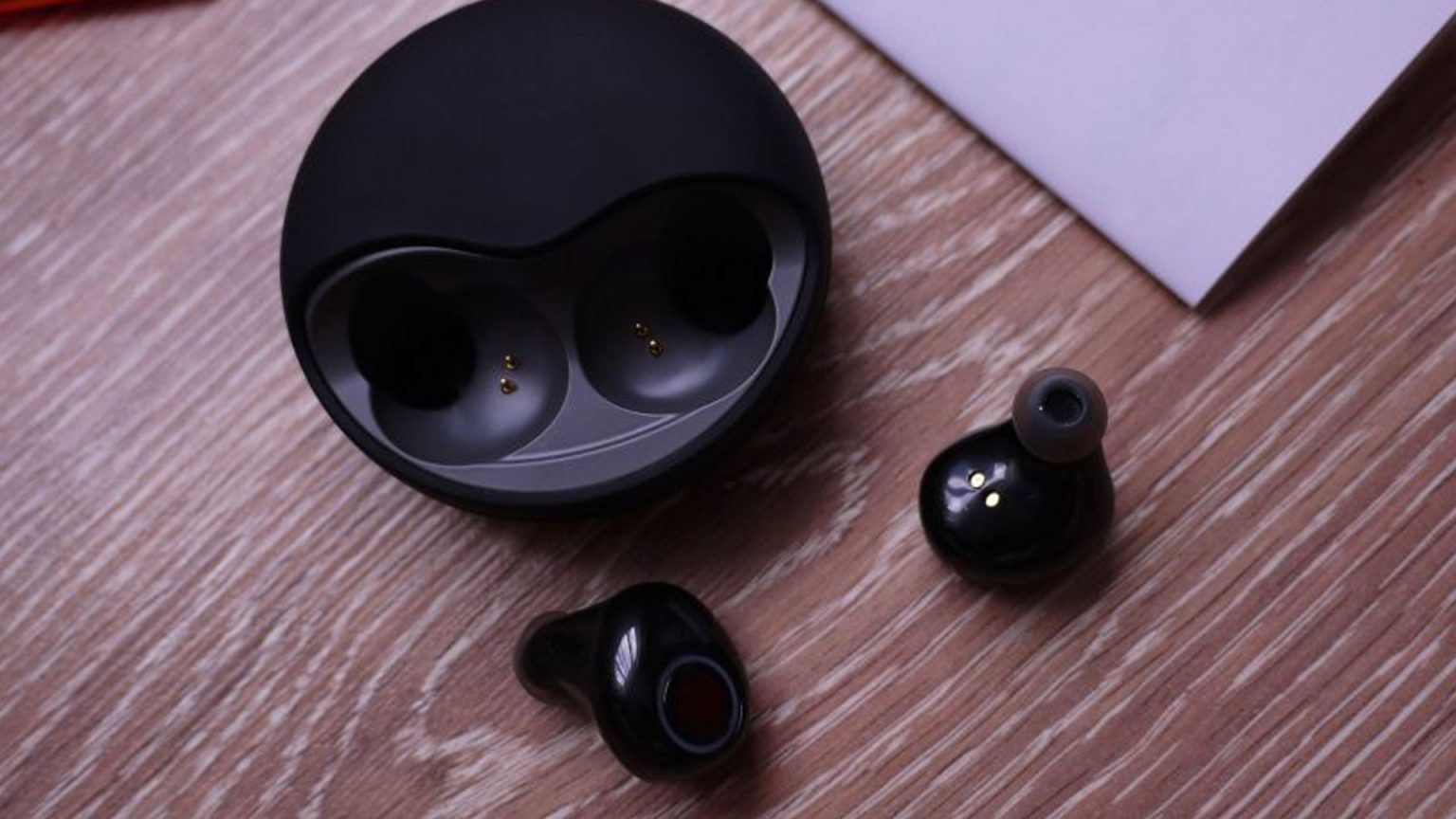 Best Invisible Bluetooth Earbuds 2021 : Reviews & Buyer's Guide ...